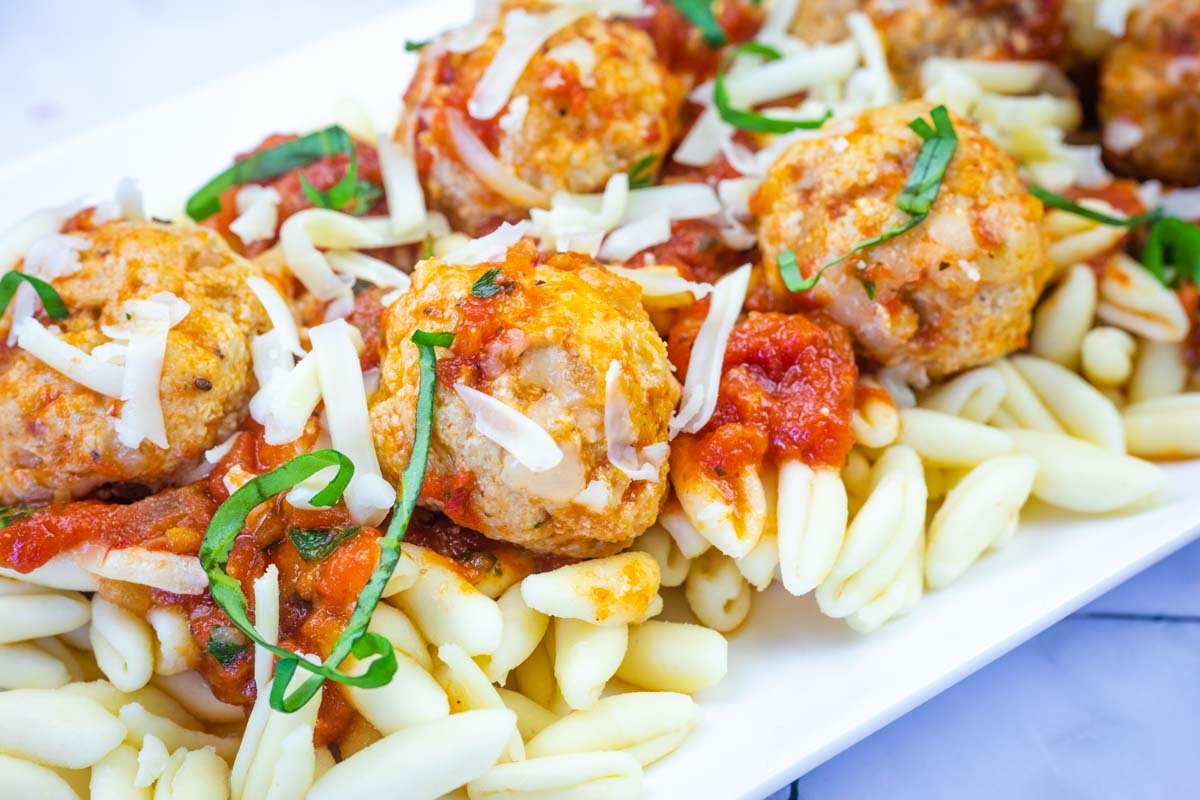 31 Old-Time Winter Dishes That Hold Heat Best in a Cast Iron Pan ...